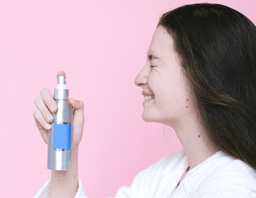 Aplicação da Bruma Facial: Anna Shvets/Pexels