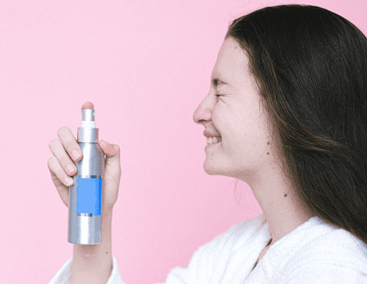 Aplicação da Bruma Facial: Anna Shvets/Pexels