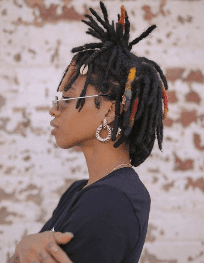 Dreadlocks: Saiba o que são os dreads, tipos, inspirações e como cuidar!